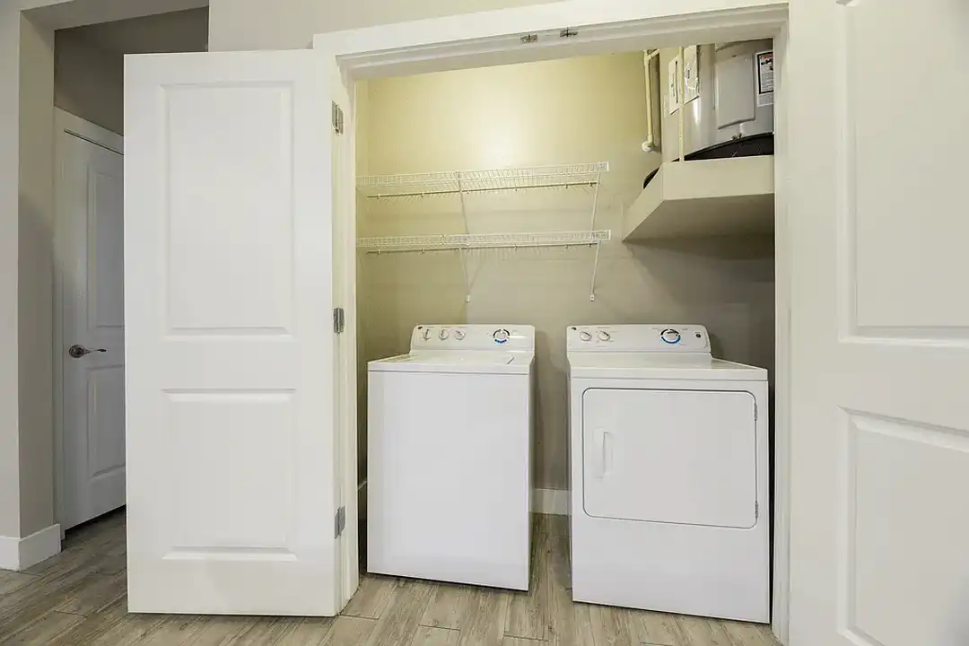 Maple District Lofts - 5415 Maple Ave - Dallas, TX | Rent.