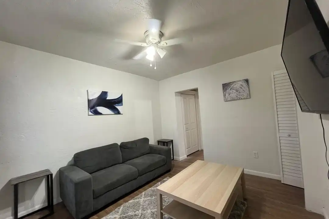 200 NW 13th St unit 1 - Miami, FL | Rent.