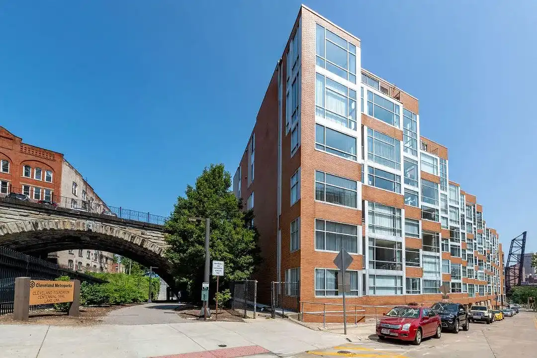 Stonebridge Waterfront - 1500 Detroit Ave - Cleveland, OH | Rent.