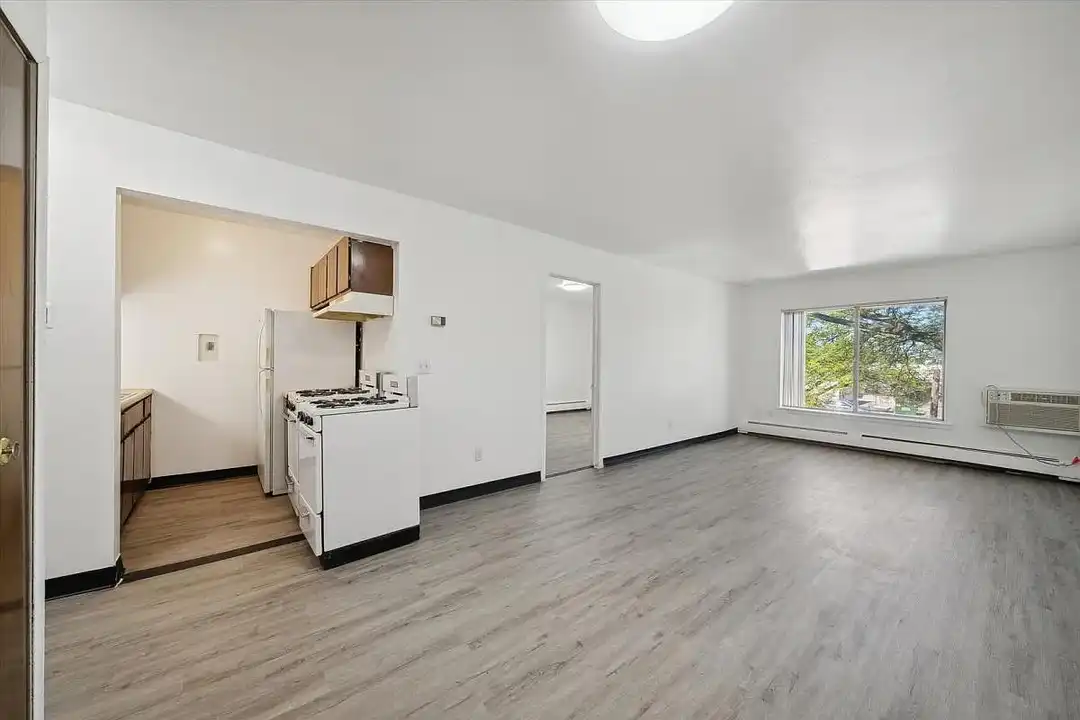 Parkside Apartments - 23740 Fenkell Ave - Detroit, MI | Rent.