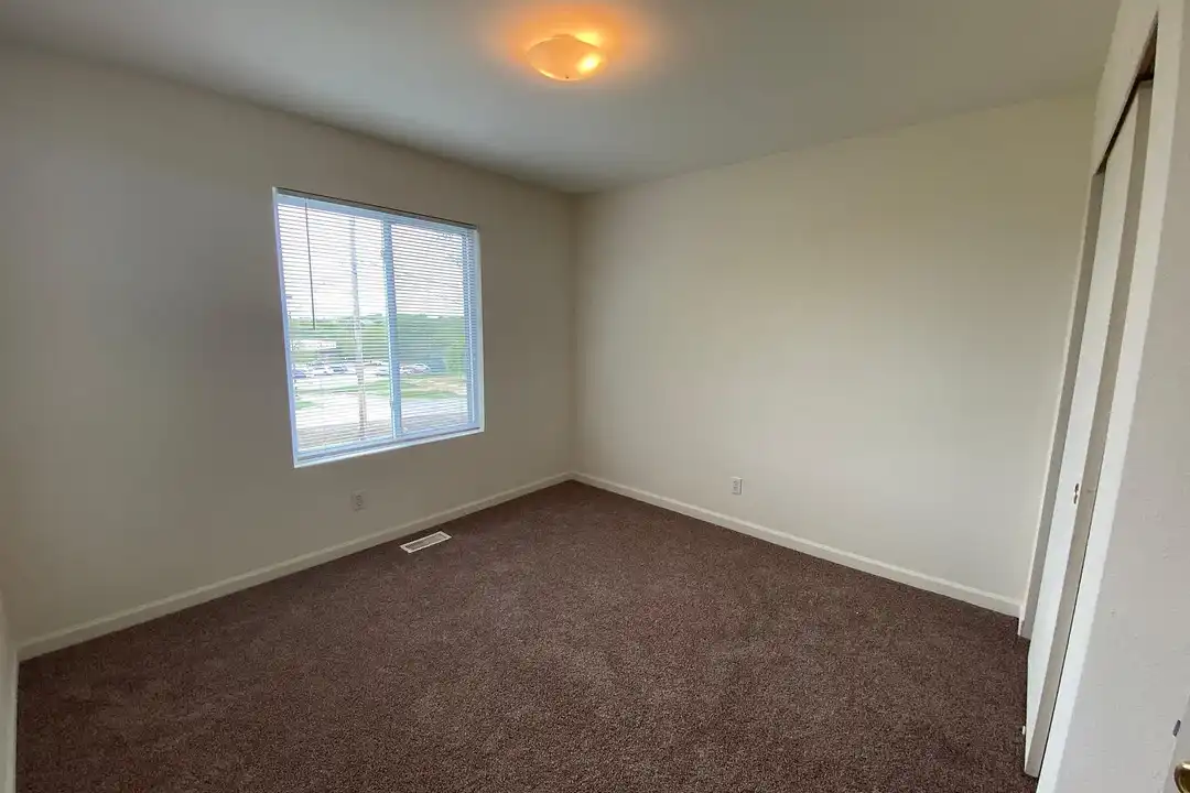 Rising View - 3116 Lockbourne Dr - Bellevue, NE | Rent.