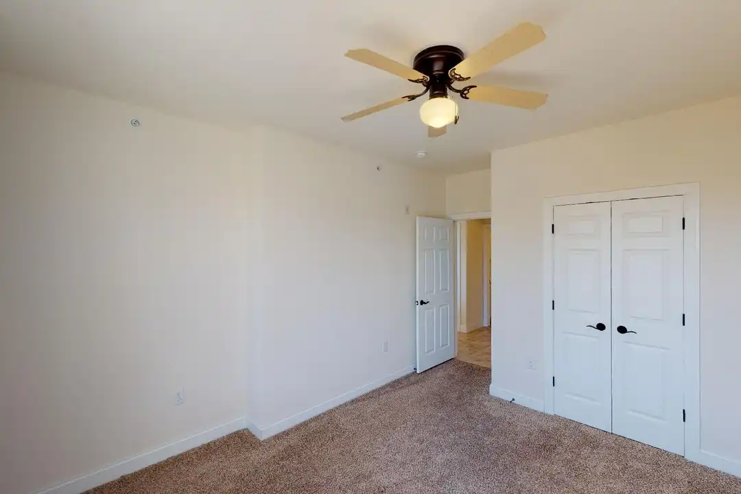 211 E Capitol Dr unit 211-322 - Hartland, WI | Rent.