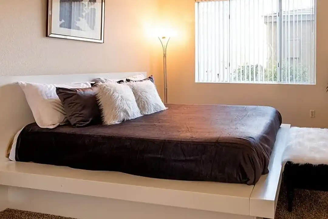 Red Rox Villas - 5401 E Van Buren St - Phoenix, AZ | Rent.