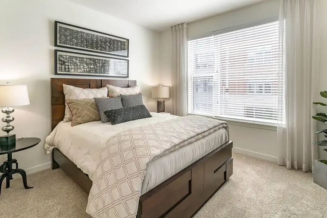 Circa Apartments - 617 N College Ave - Indianapolis, IN | Rent.