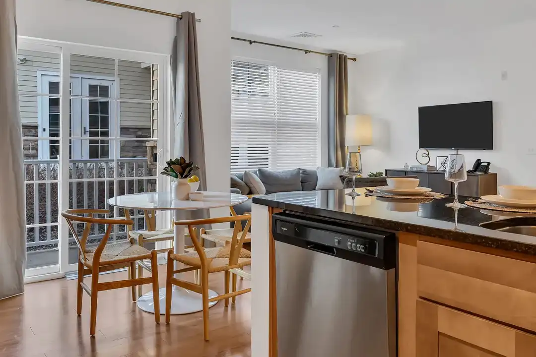 The Park - 417 Raritan Rd - Roselle, NJ | Rent.