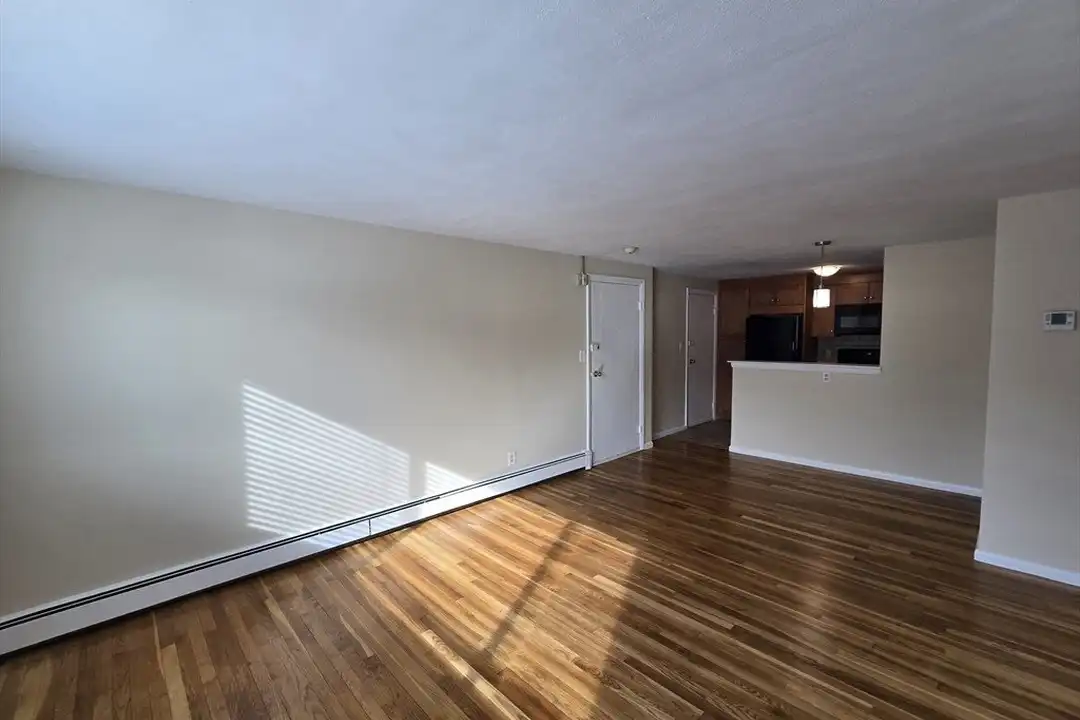 194 Lincoln St #4 - Stoughton, MA | Rent.
