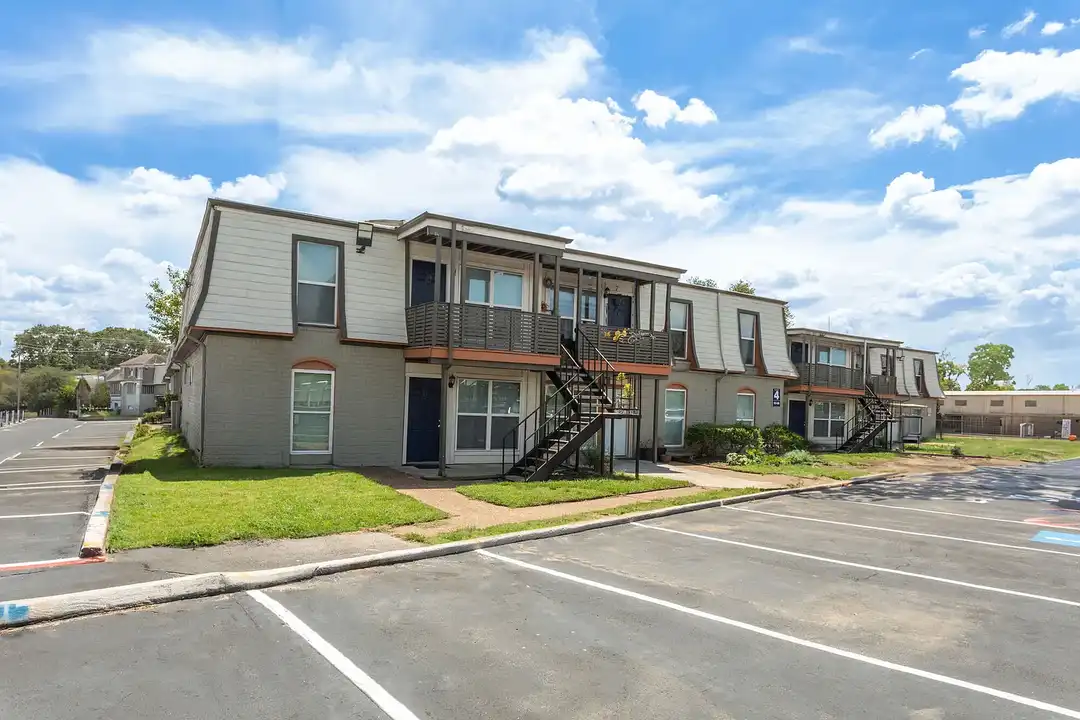 Valencia at Spring Branch - 9550 Long Point Rd - Houston, TX | Rent.