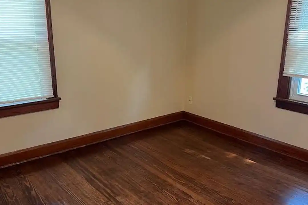 453 E Kline St - Girard, OH | Rent.