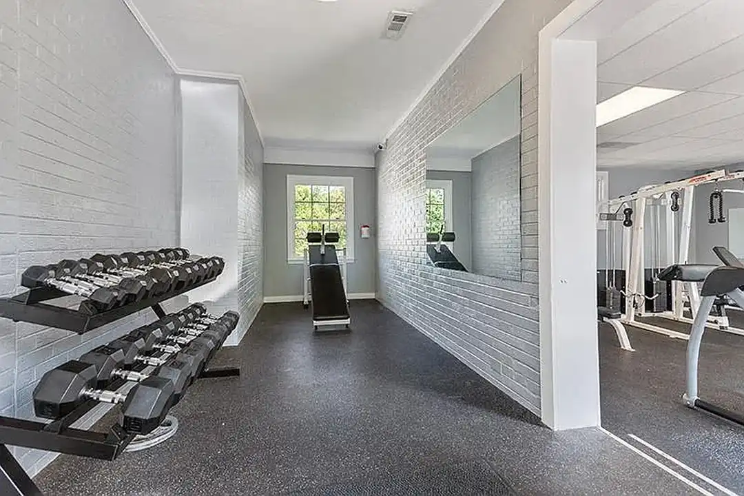Blue Ridge Crossing Apartments & Townhomes - 255 Saponi Ln ...