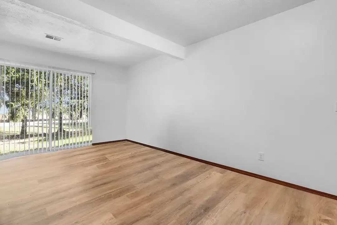 Northgate Apartments - 652 Northgate Cir - Rochester, IN | Rent.