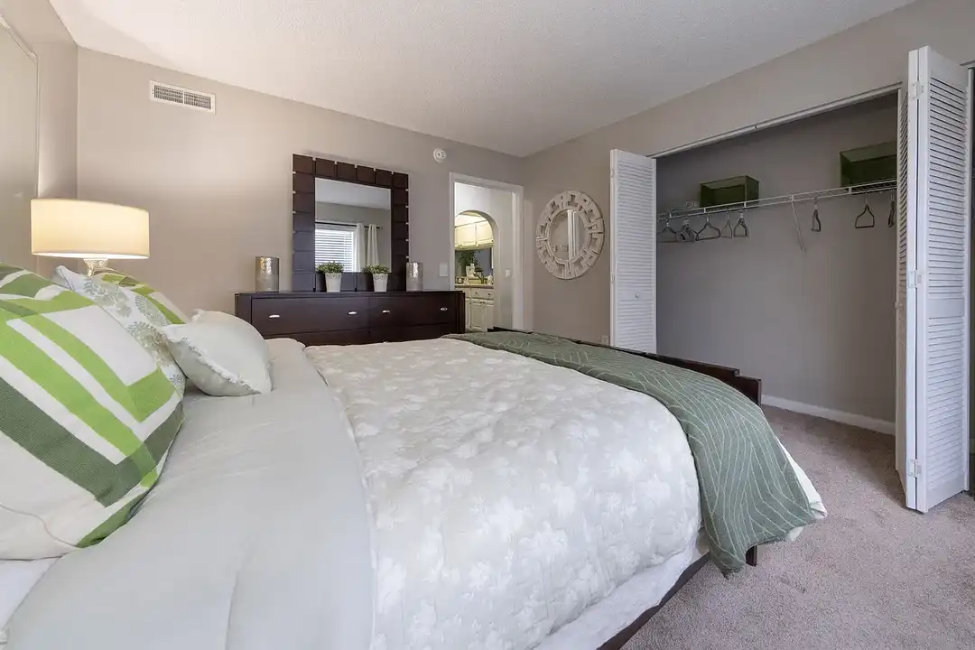 Enclave at Lake Ellenor - 2100 W Oak Ridge Rd - Orlando, FL | Rent.