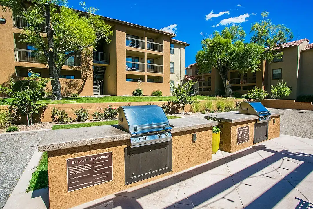 Del Rio Apartments - 4601 Montano Rd NW - Albuquerque, NM | Rent.