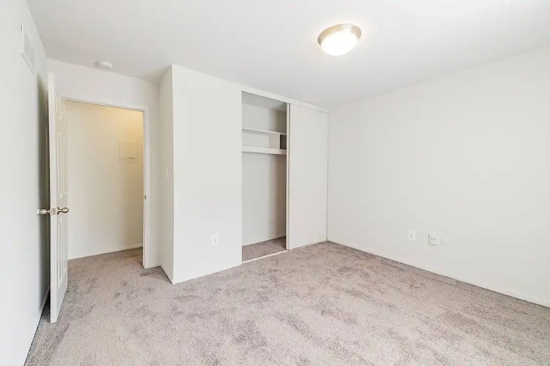 Waynewood Apartments - 6737 N Wayne Rd - Westland, MI | Rent.