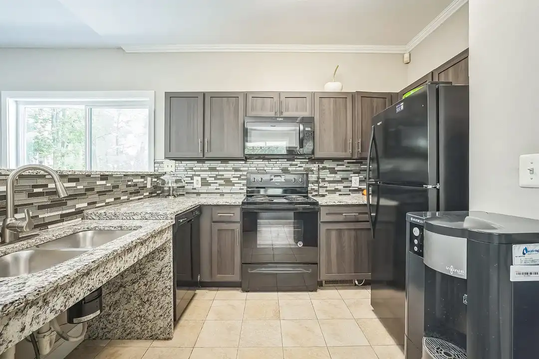 Eagle Rock Apartments at West Springfield - 8525 Burling Wood Dr - West ...