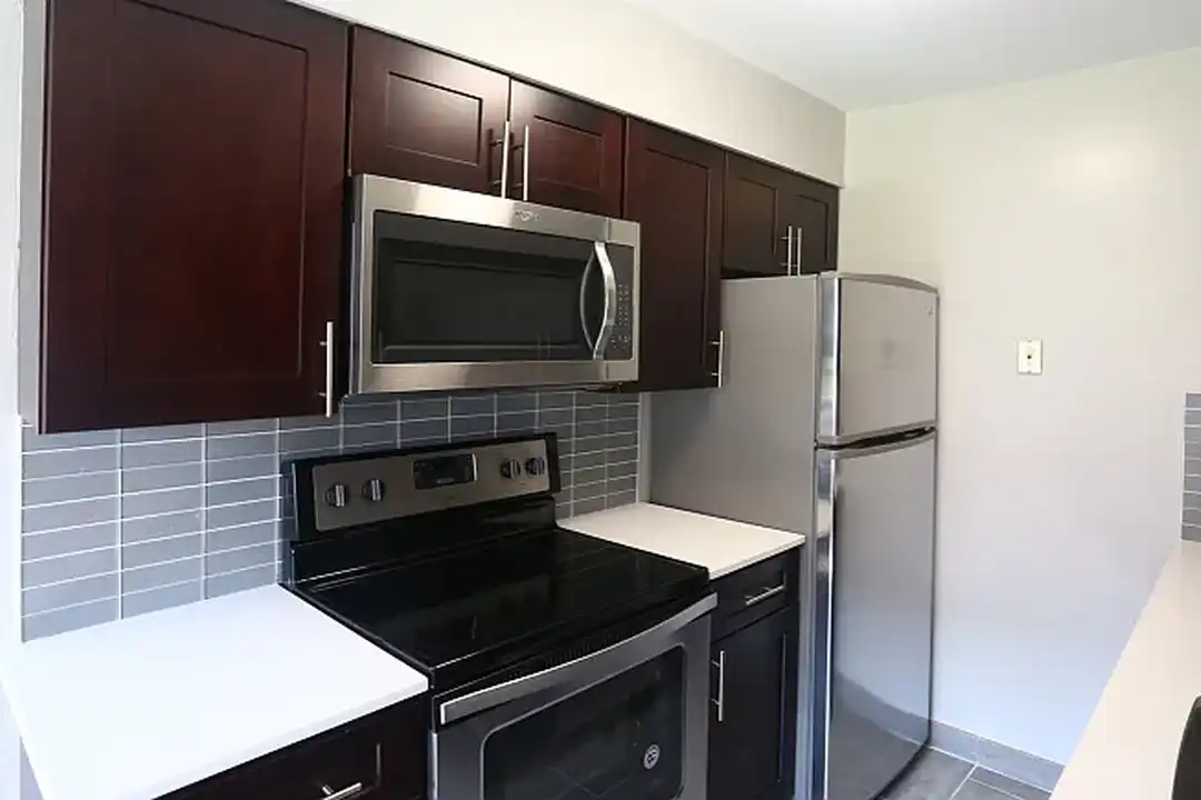 Ashley Court Apartments - 10900 Bustleton Ave - Philadelphia, PA | Rent.