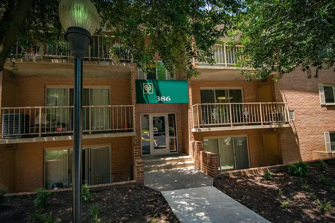 Spring Ridge Apartments - 374 N Summit Ave - Gaithersburg, MD | Rent.