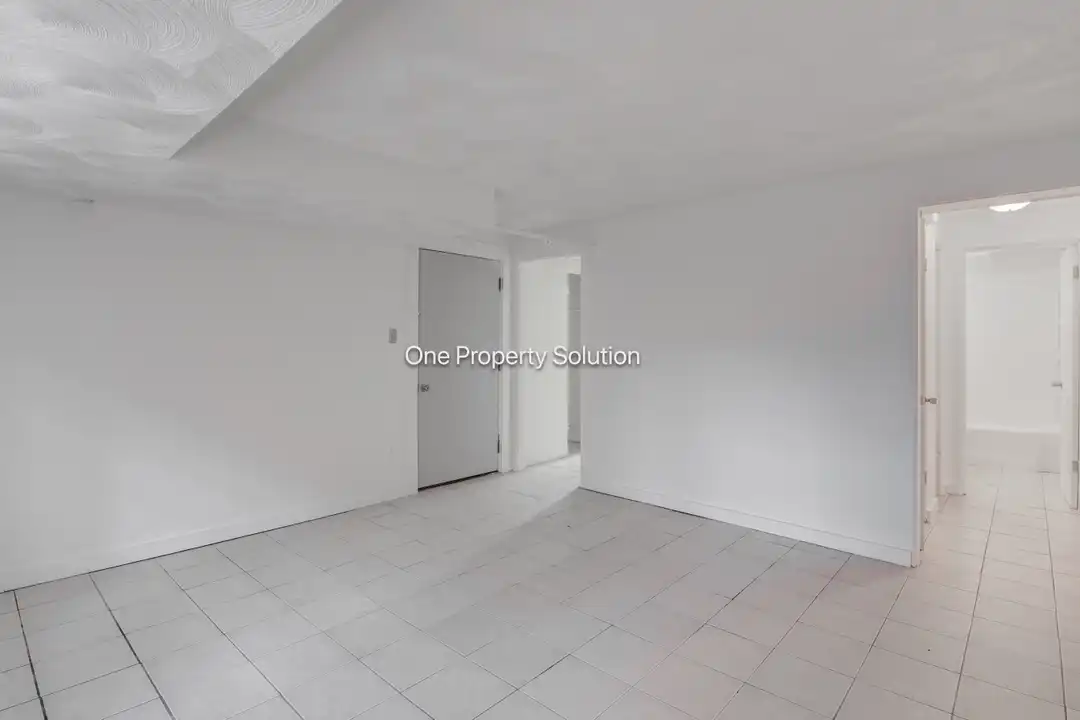 925 W 35th Ave unit 2 - Gary, IN | Rent.