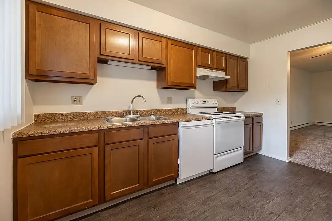 Woodside Terrace Apartments - 2901 Parklane St NW - Canton, OH | Rent.