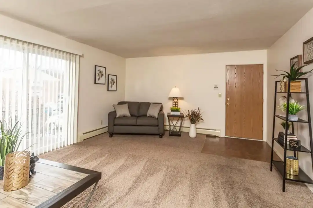 Westview Heights - 157 Youngstown Hubbard Rd - Hubbard, OH | Rent.