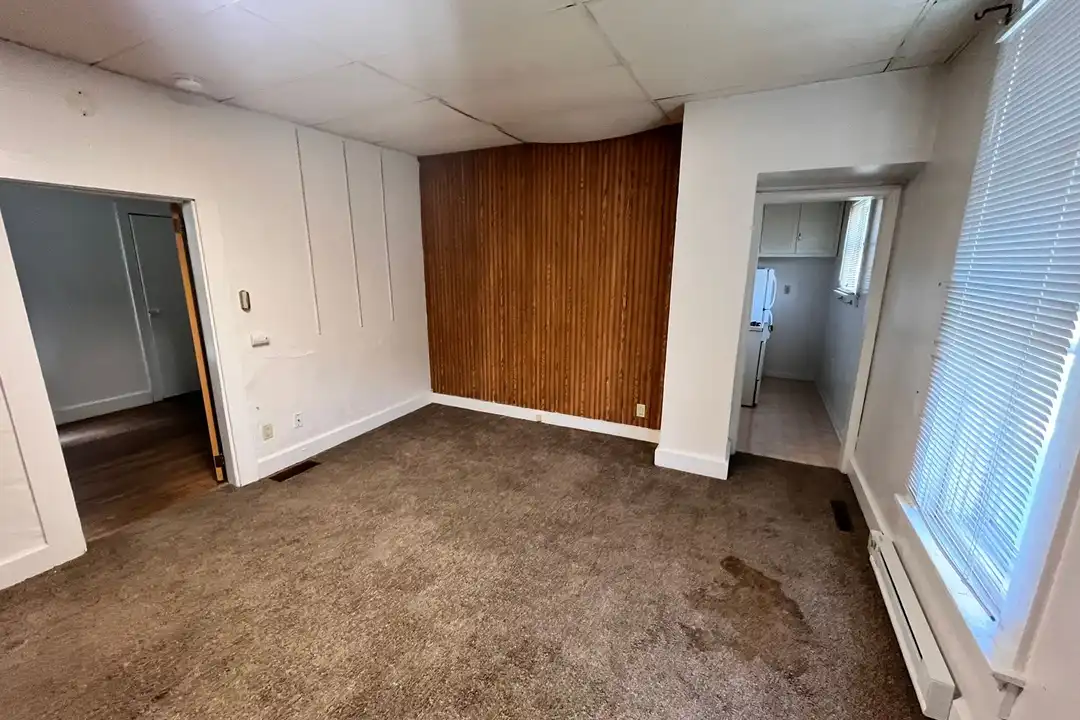 202 Pierce St unit Unit 202 - West Lafayette, IN | Rent.