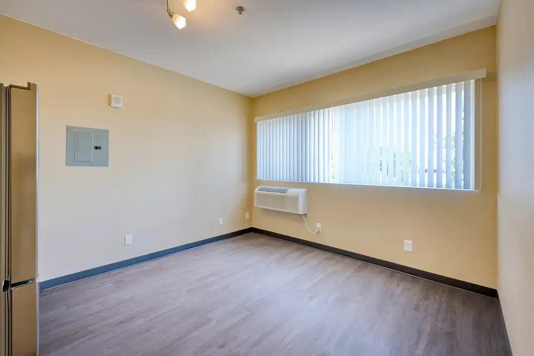 Tabor Lake - 12100 W 44th Ave - Wheat Ridge, CO | Rent.