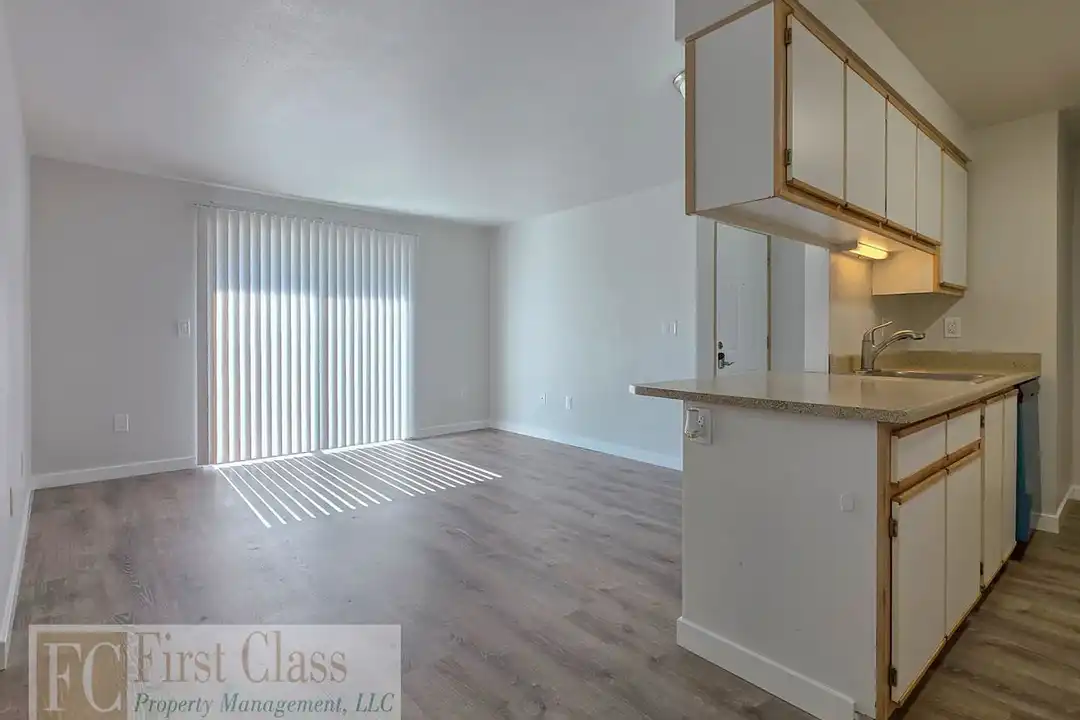 Minter Bridge Square - 1821 SE Minter Bridge Rd - Hillsboro, OR | Rent.