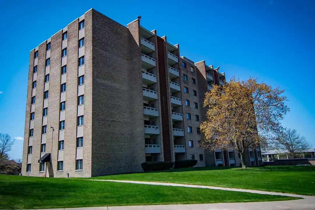 Carriage Park Apartments - 300 Chatham Park Dr - Pittsburgh, PA | Rent.