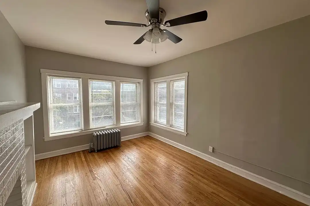 Lyra Louis - 4900 N Saint Louis Ave - Chicago, IL | Rent.