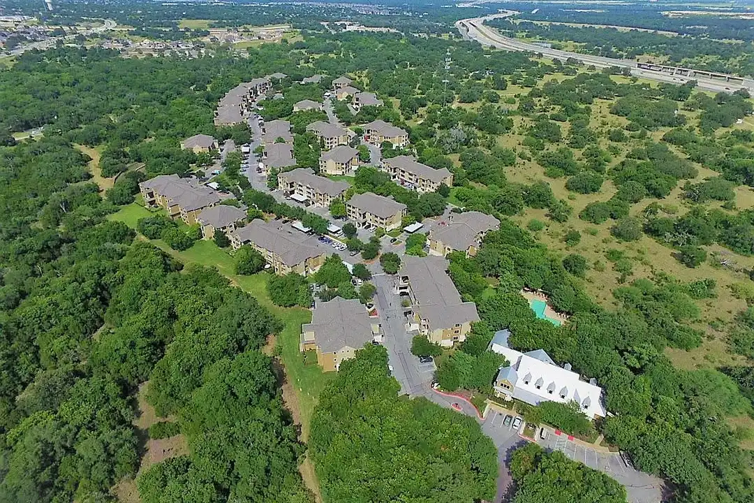Ventana Oaks Apartments - 9301 Spectrum Dr - Austin, TX | Rent.