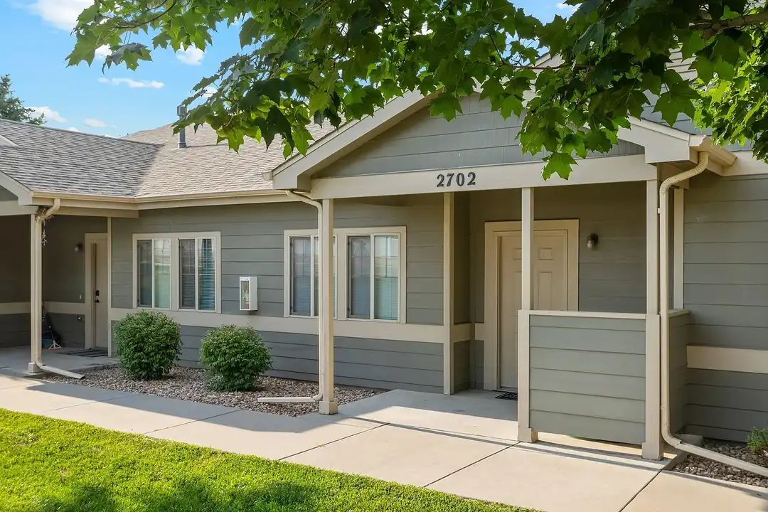 Arbor Garden Townhomes - 2846-2898 Arbor Dr - Evans, CO | Rent.