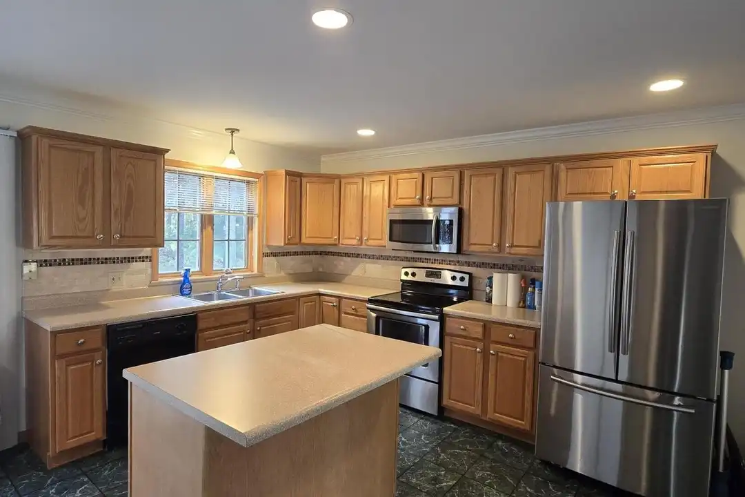 8 Red Maple Ln #B - Clifton Park, NY | Rent.