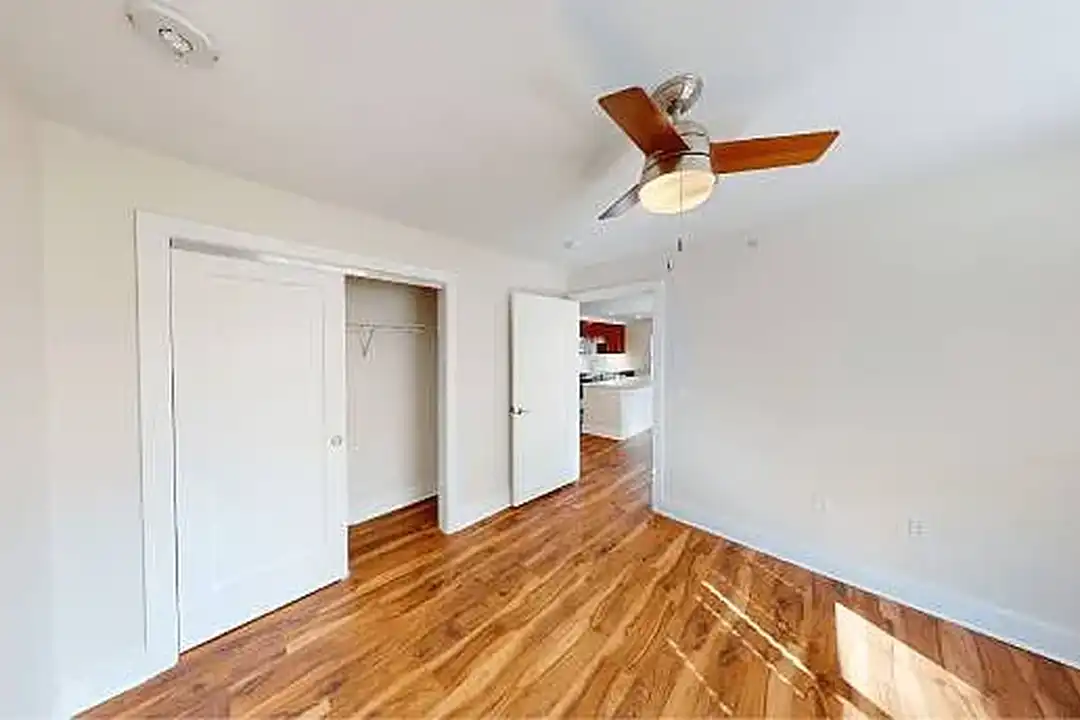 Walnut Hills - Paramount Square - 900 E McMillan St - Cincinnati, OH ...