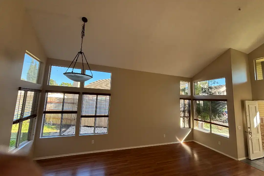 10463 Graham Ct - Ventura, CA | Rent.