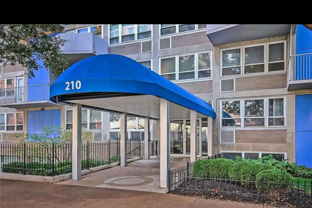 210 N 17th St unit 411 - Saint Louis, MO | Rent.