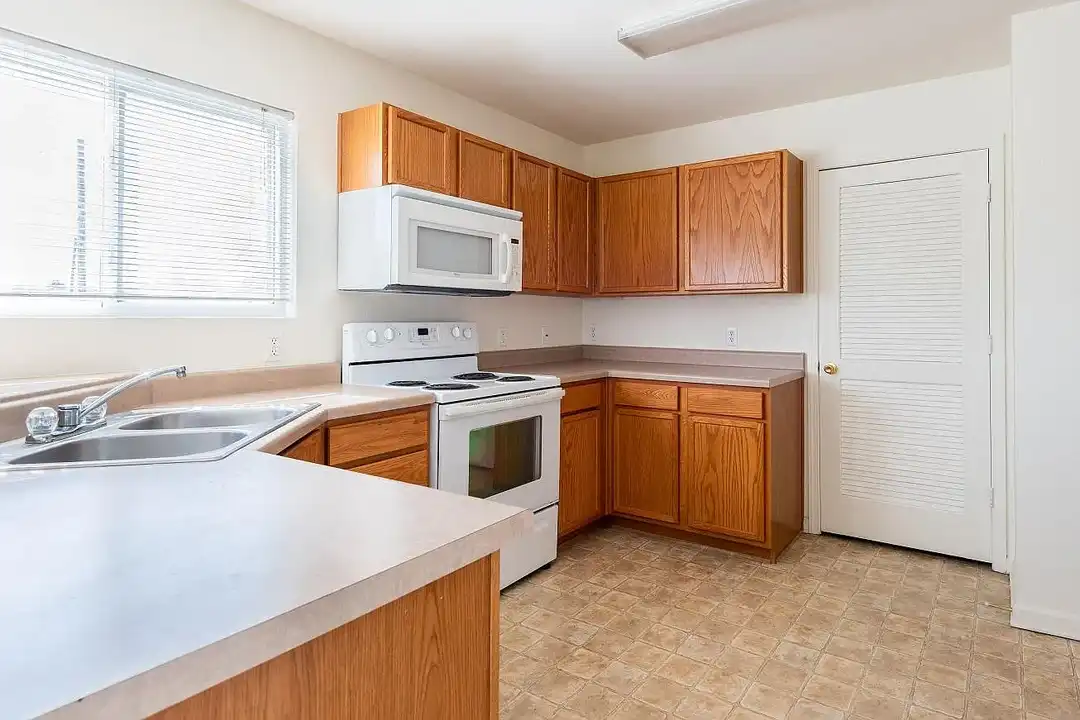 Rising View - 3116 Lockbourne Dr - Bellevue, NE | Rent.