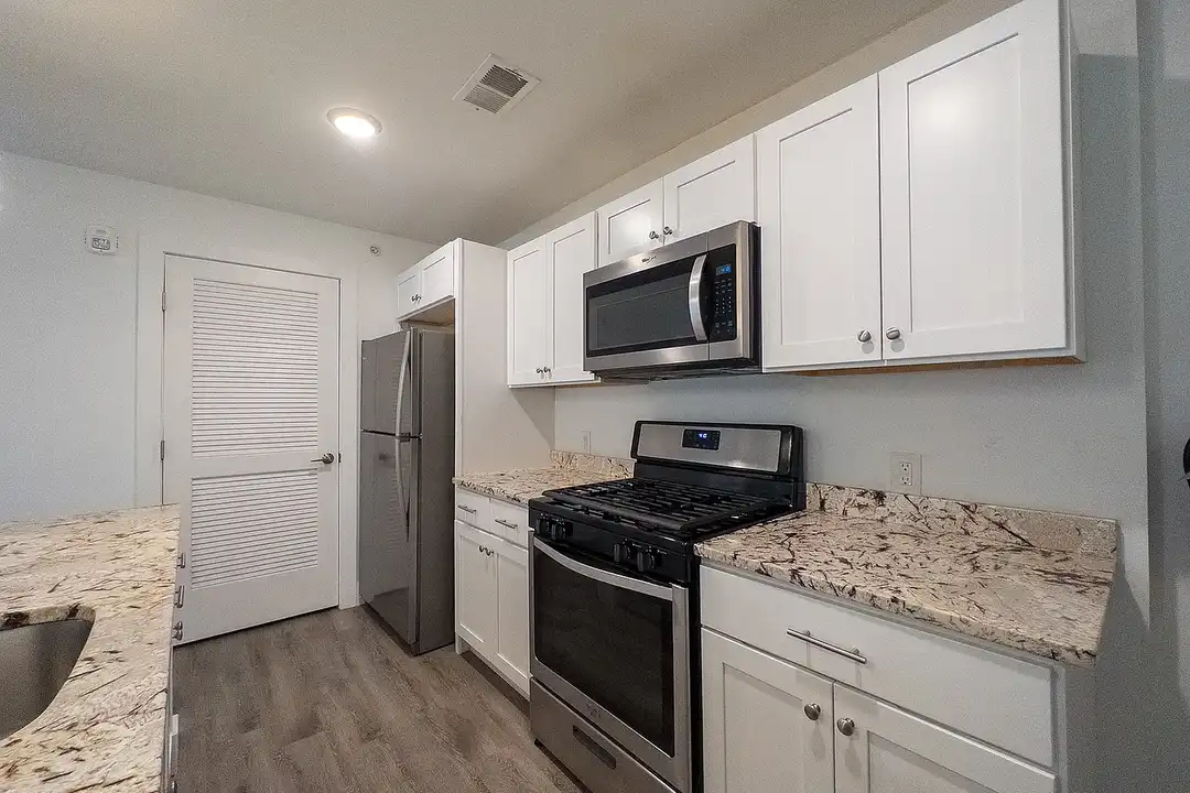 Mount Laurel Manor Apartments - 123 Creek Rd - Mount Laurel, NJ | Rent.