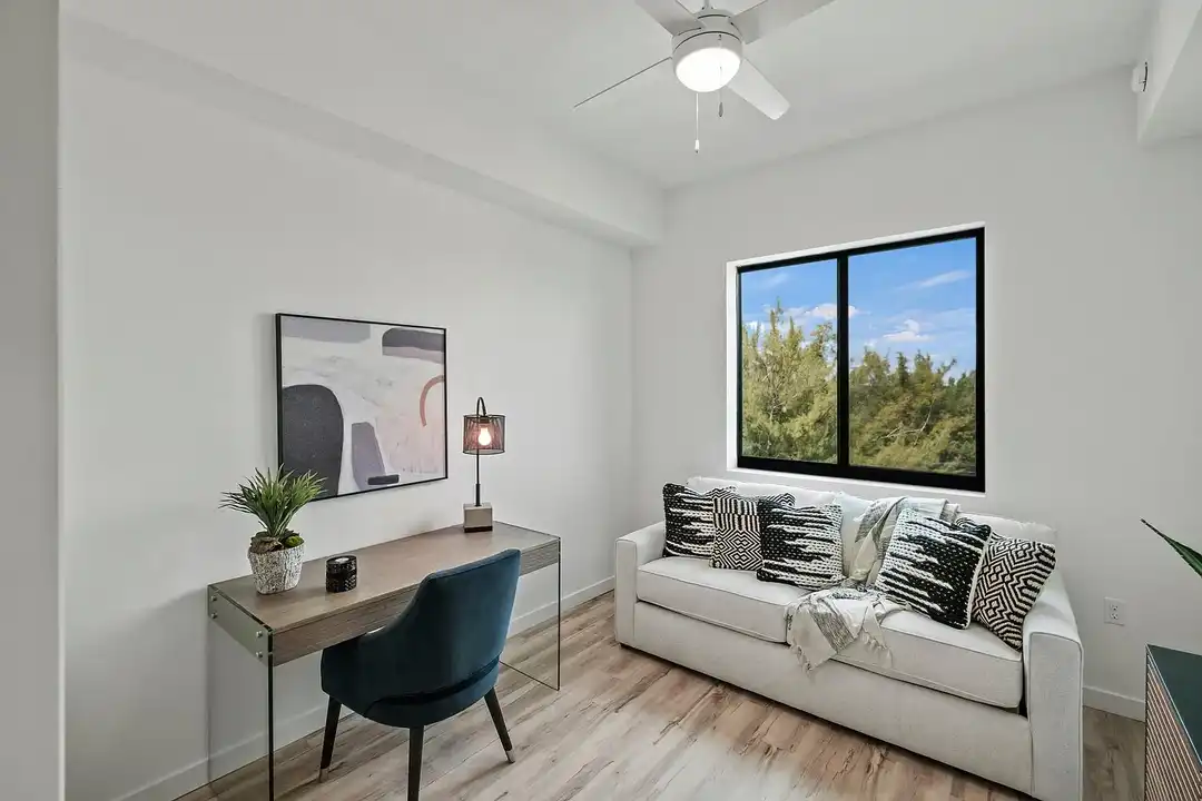 Windsor Ludlam Trail - 7004 SW 40th St - Miami, FL | Rent.