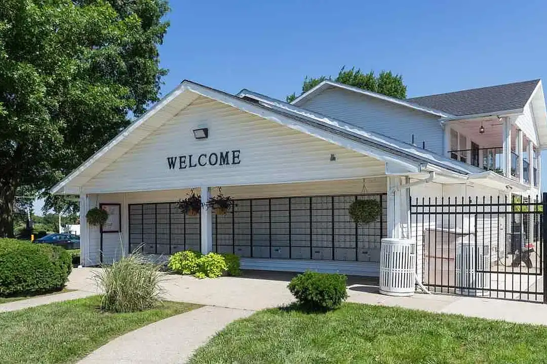Independence Station - 301 S Sue Ellen Ave - Independence, MO | Rent.