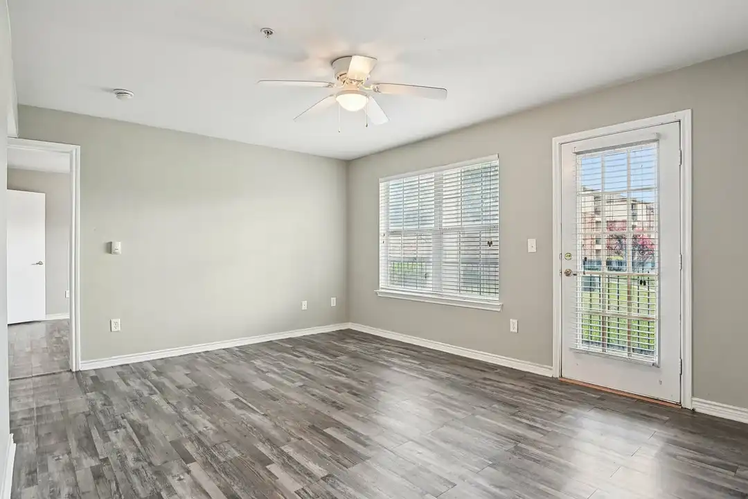 Timber Oaks Apartments - 700 Timber Oaks Ln - Grand Prairie, TX | Rent.