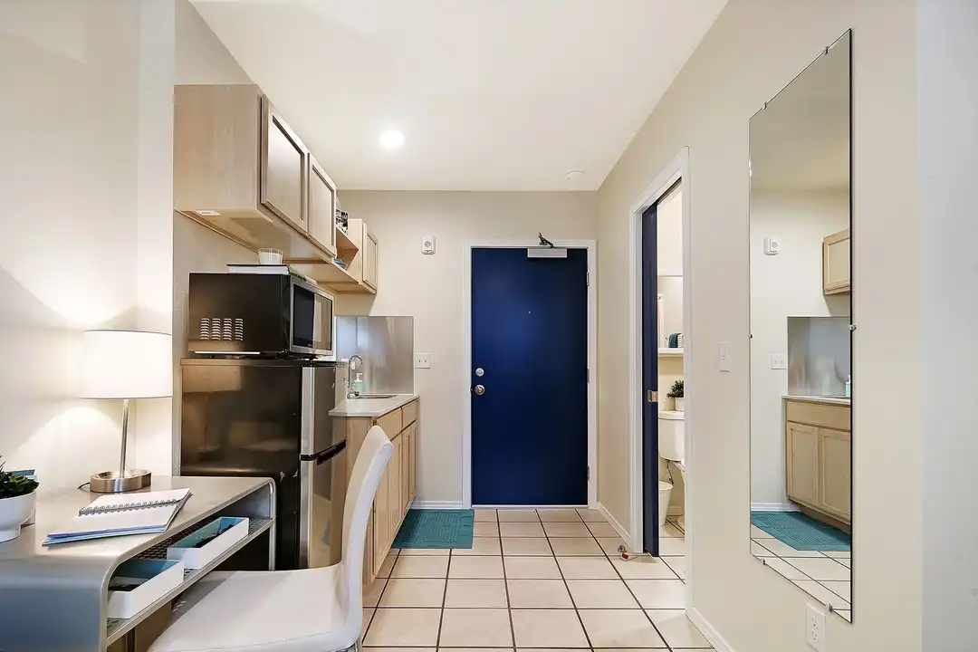 10610 Meridian Ave N unit 301B - Seattle, WA | Rent.