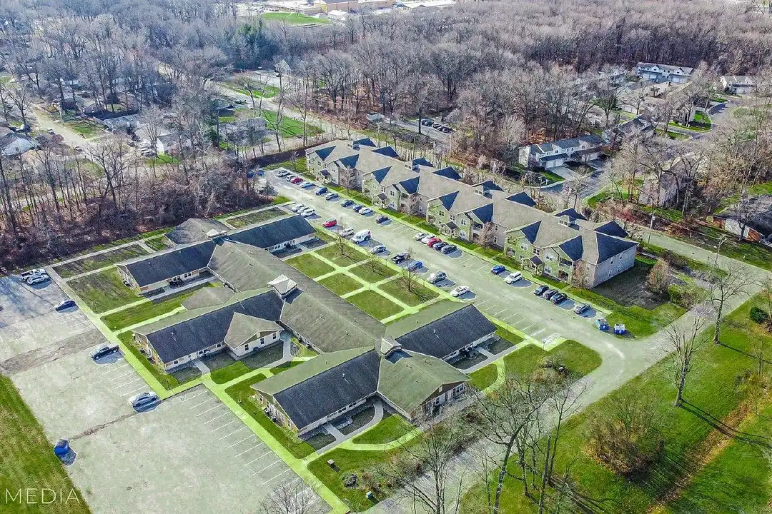 Arbor Pointe Apartments - 910 S Carroll Ave - Michigan City, IN | Rent.