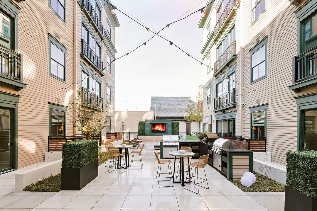 Topiary Park Crossing - 497 E Town St - Columbus, OH | Rent.