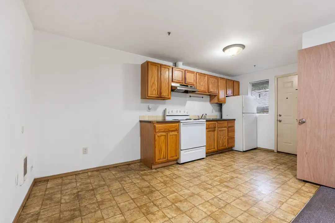 6043 NE Simpson St unit 6043 #4 - Portland, OR | Rent.