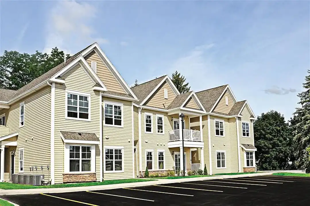 Canal Crossing Apartment Homes - 130 Saddlestone Pl - Camillus, NY | Rent.