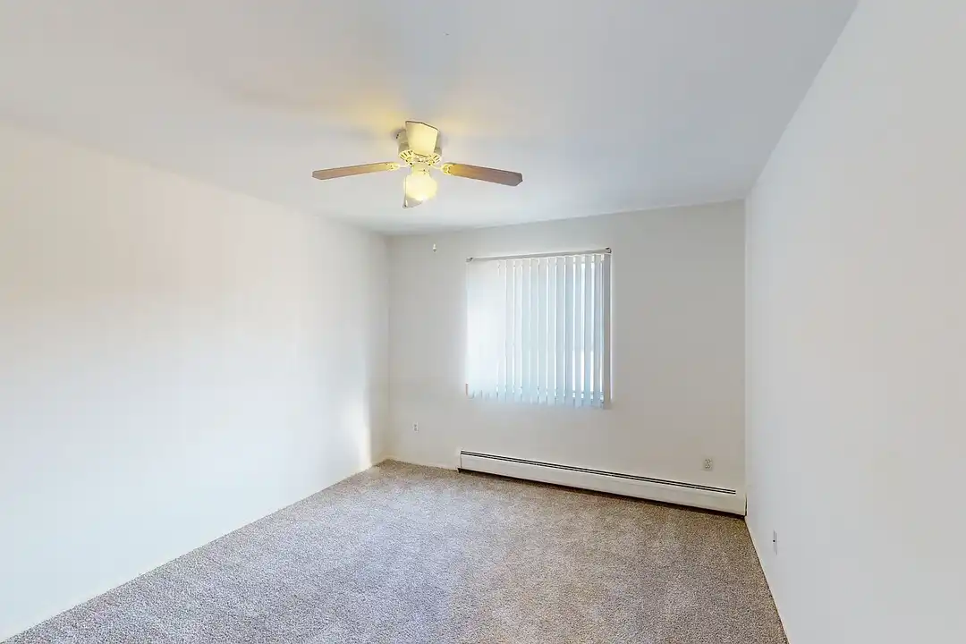 Outer Drive Manor Apartments - 23935 W Outer Dr - Melvindale, MI | Rent.