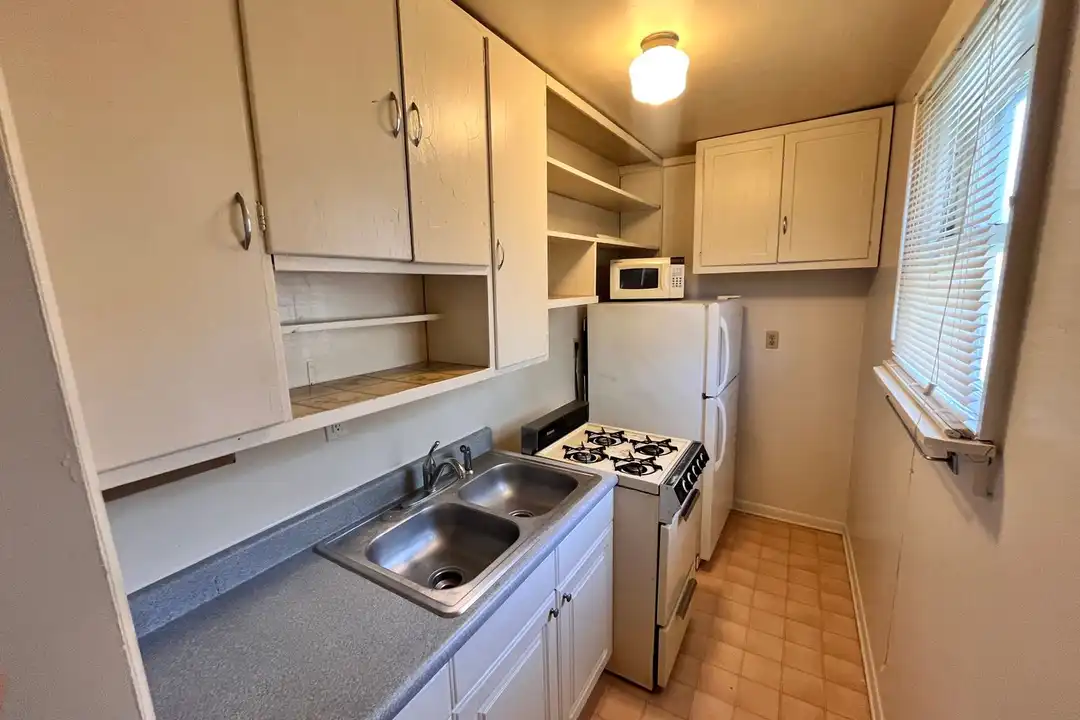 202 Pierce St unit Unit 202 - West Lafayette, IN | Rent.