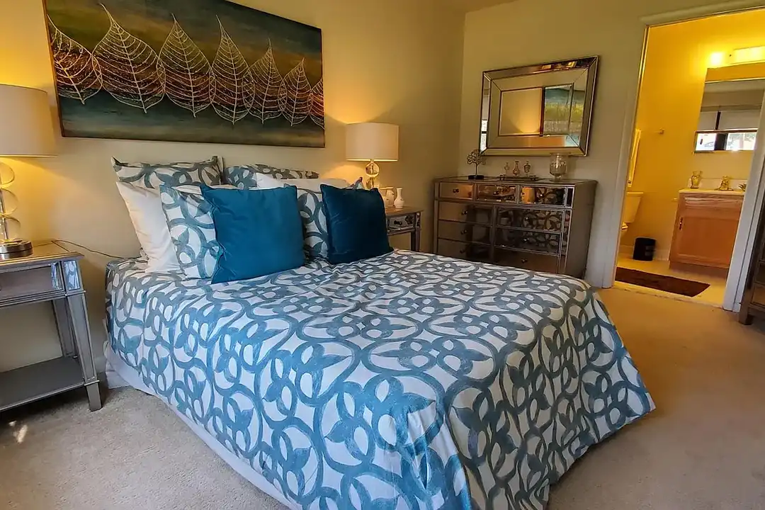 Hillendale Gate - 6612 Wycombe Way - Parkville, MD | Rent.