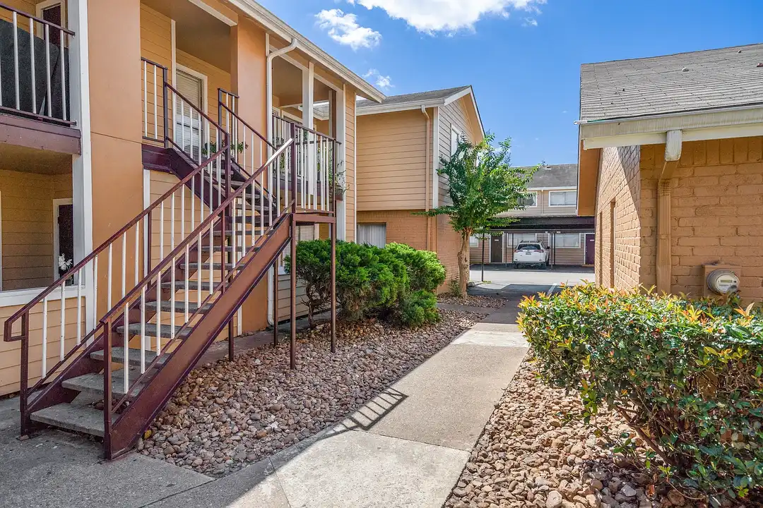 The Park at Saronno - 10580 Hammerly Blvd - Houston, TX | Rent.