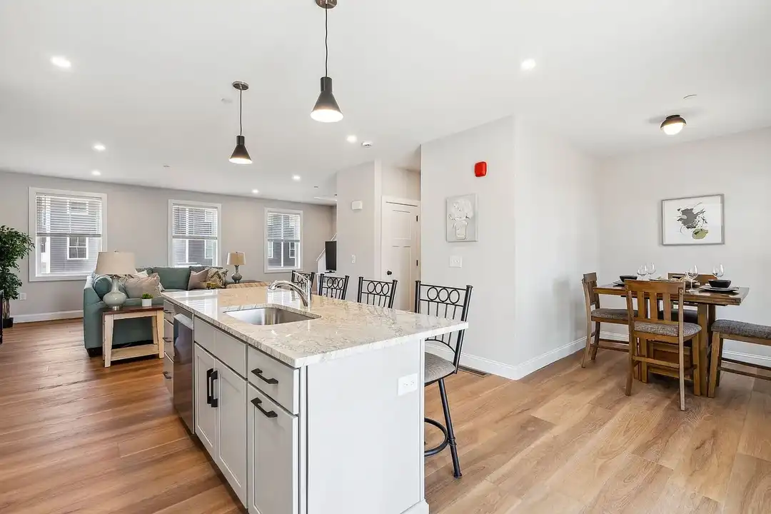 Bayberry Commons- 3 Bedroom 2.5 Bath Townhomes with 2 Car Garage - 32 ...