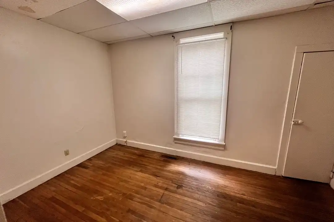 202 Pierce St unit Unit 202 - West Lafayette, IN | Rent.